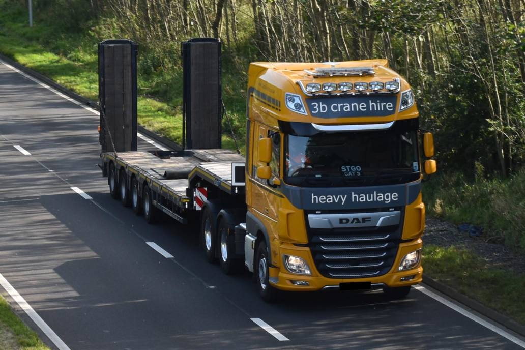 Transport : Heavy Haulage Articulated Vehicles : 3b Crane Hire