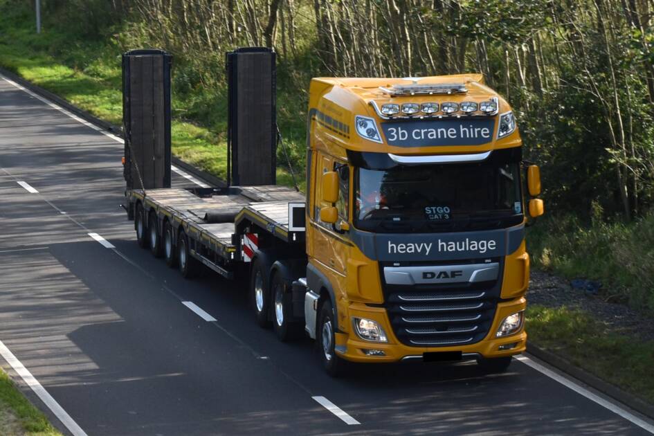 Transport : Heavy Haulage Articulated Vehicles : 3b Crane Hire